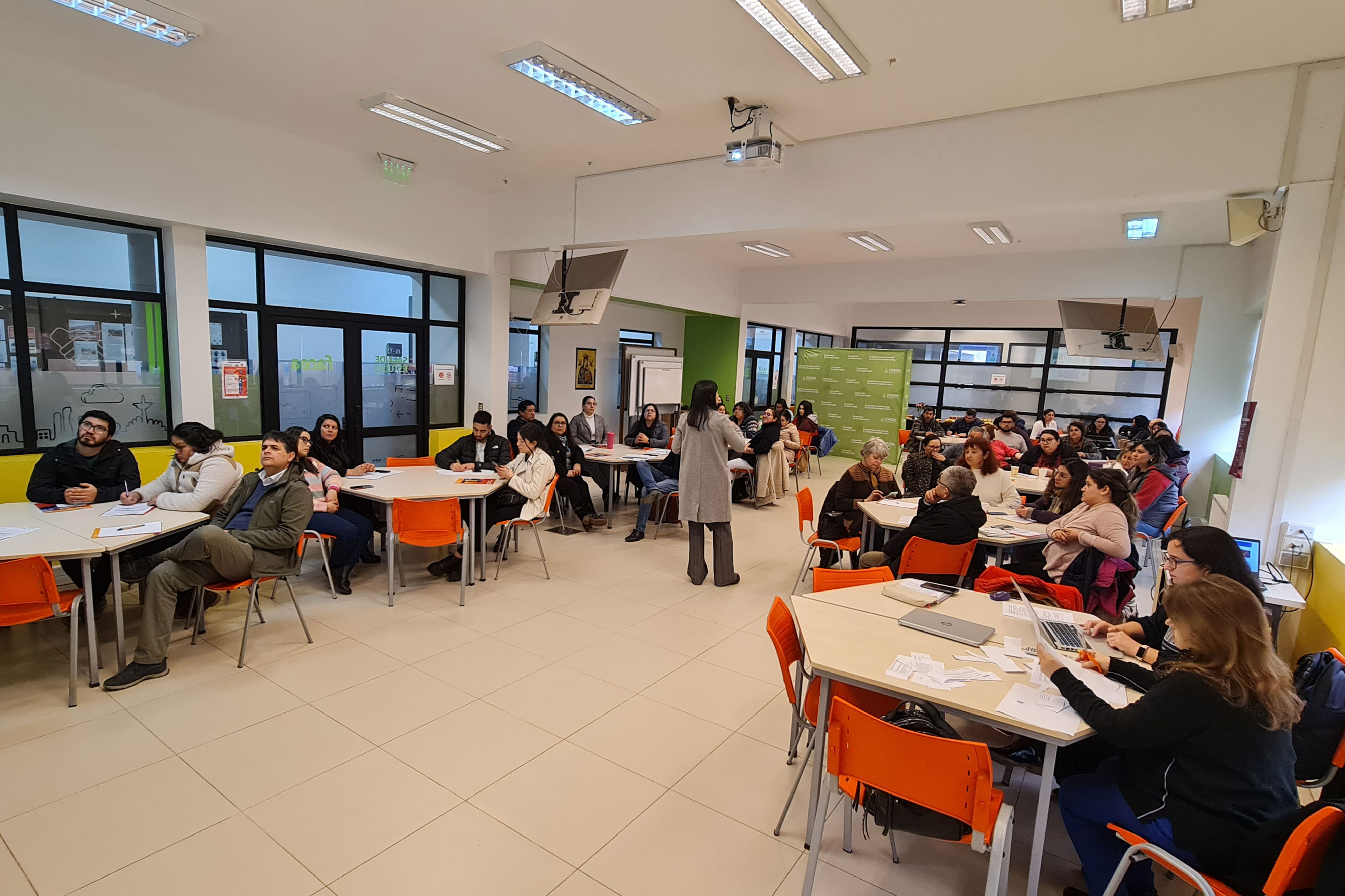 Seminario abordó desafíos de pedagogía sensible al género - UCSC